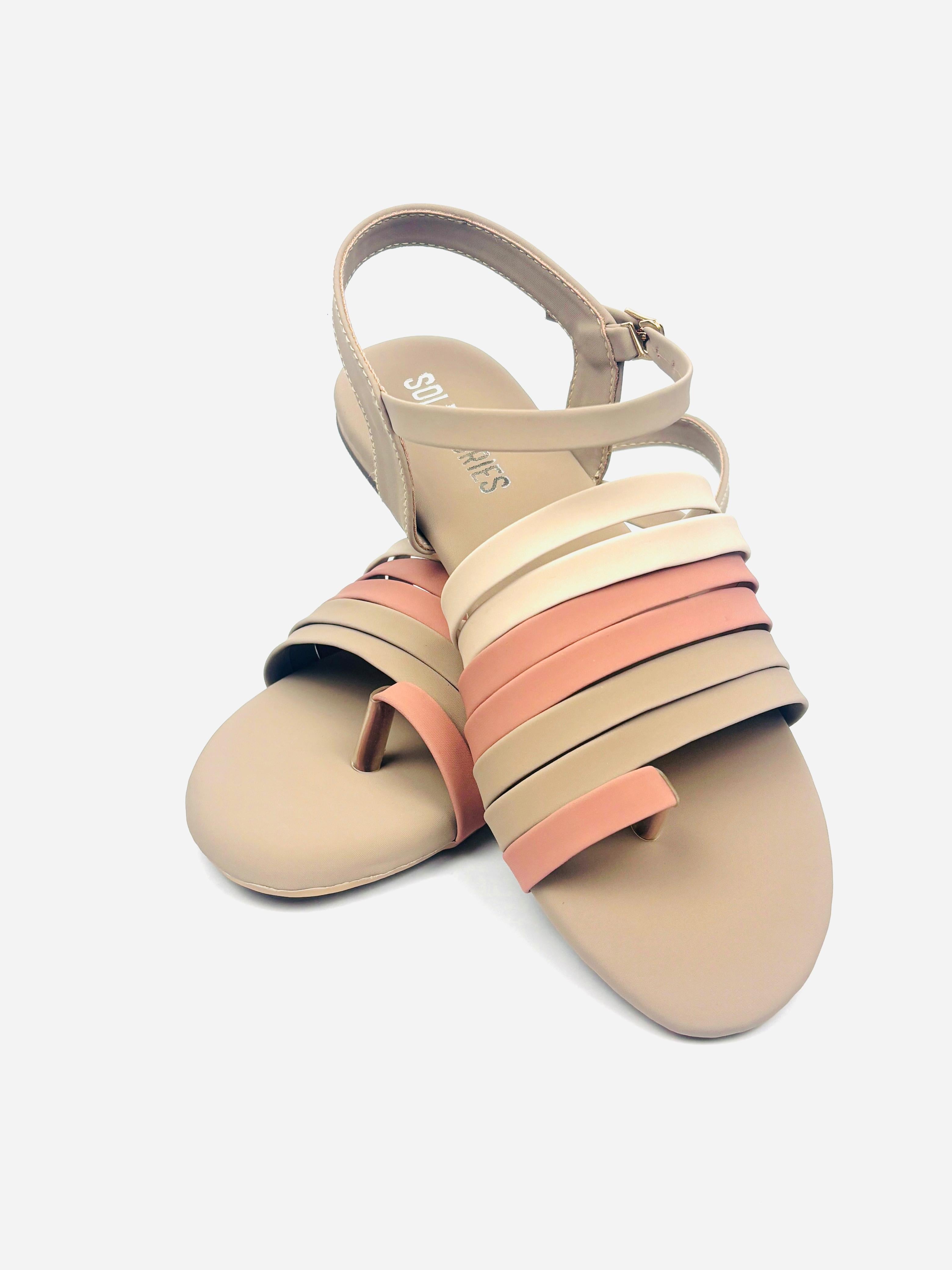 Strappy – Solestories